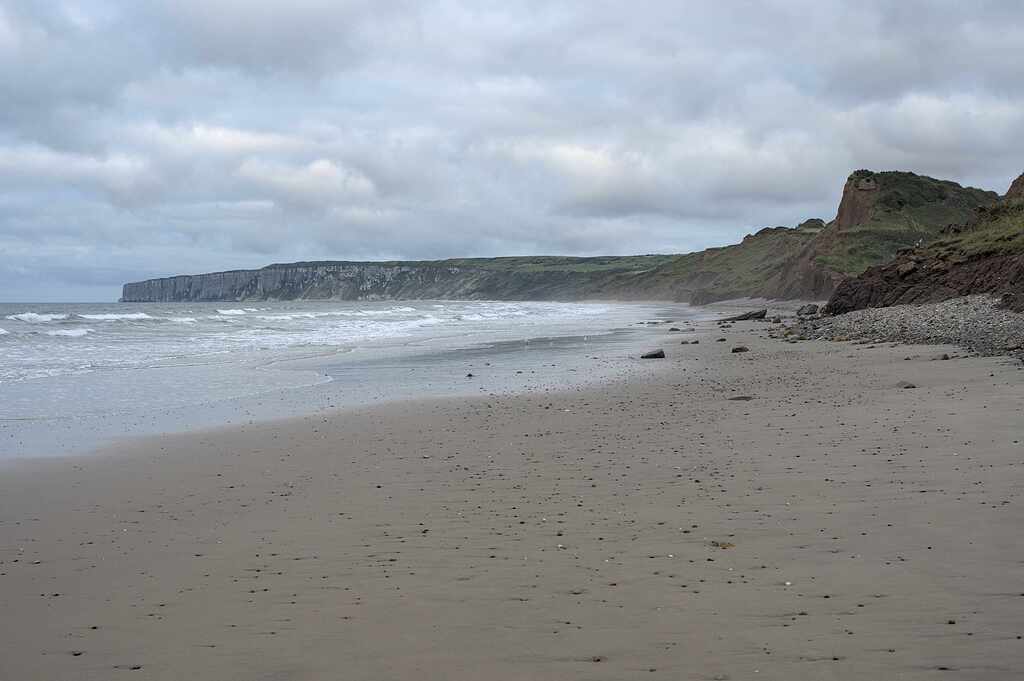 Olympus 50mm 1.8 Landscape of Filey Coastline - Play Raw - discuss.pixls.us