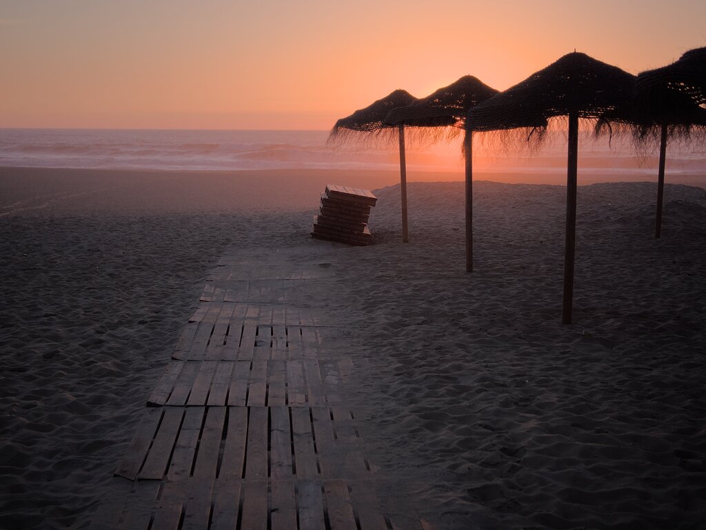 Tricky sunset on coast near Porto - Play Raw - discuss.pixls.us