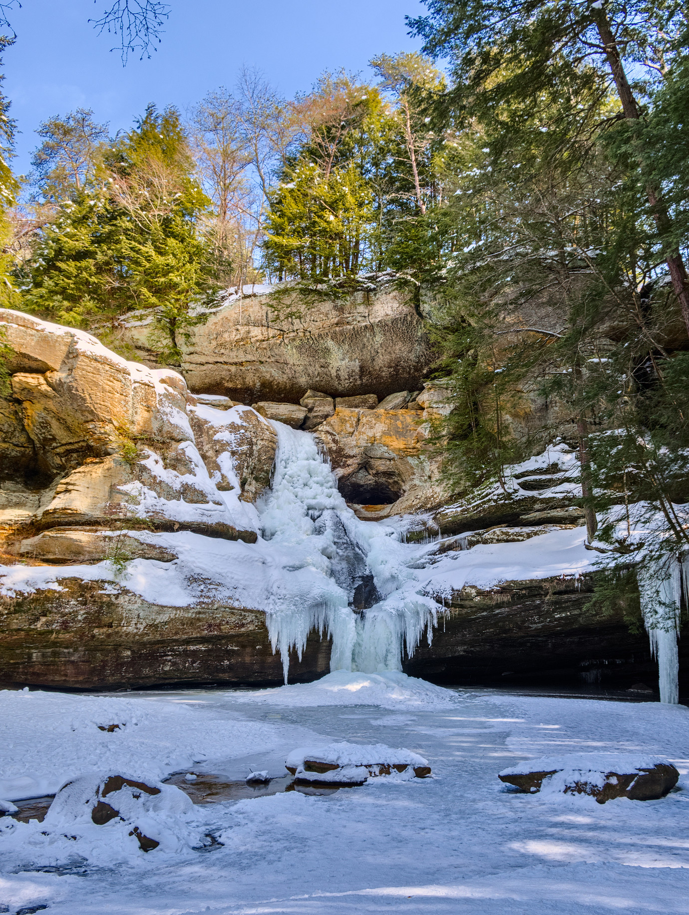 Snowy Waterfall at Noon - Play Raw - discuss.pixls.us